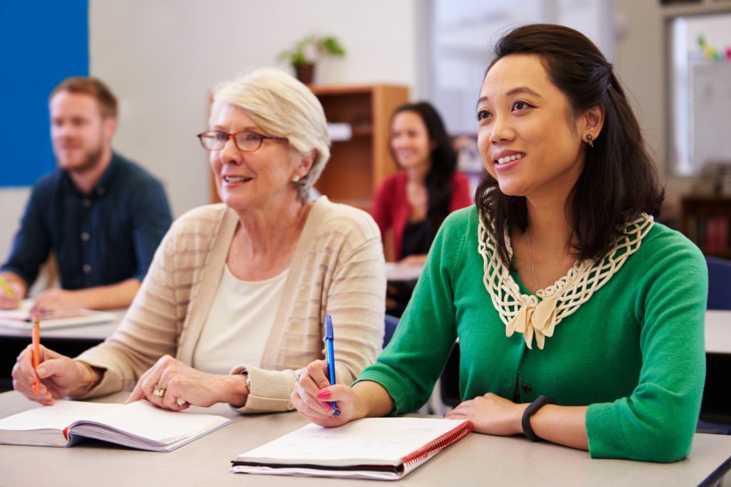 10 College Tips for Moms Balancing Family Life and Work