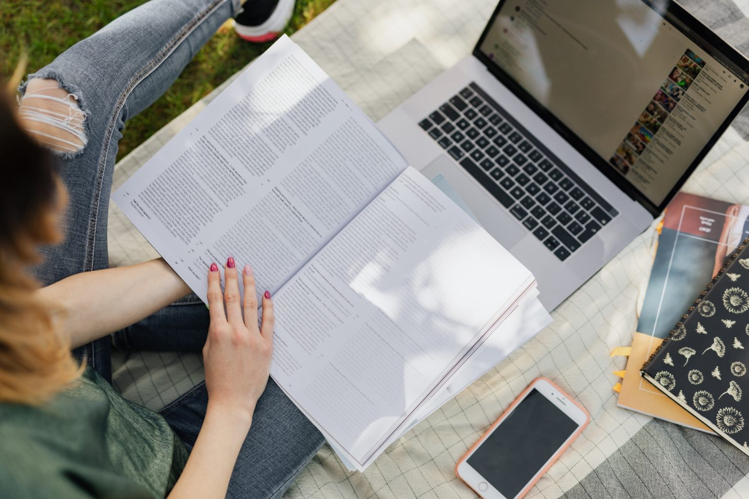 Synchronous Vs. Asynchronous Online Colleges